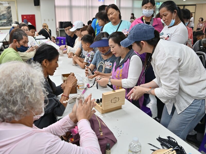 溫柔的政治美學 吳秀華拉近議會與民眾距離