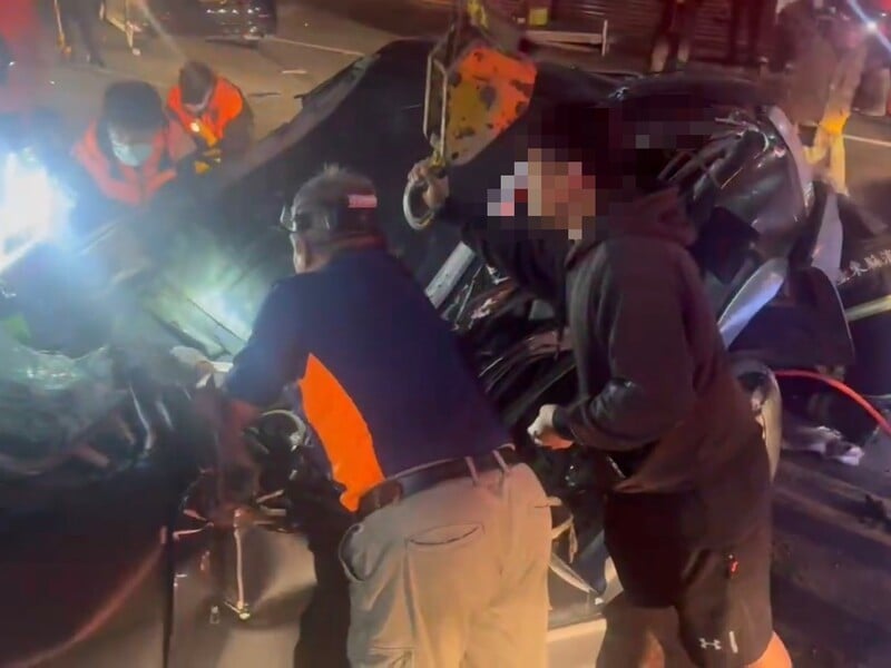 台東尚武中油站外晚間三車追撞 1人OHCA送醫、北上車道一度封閉